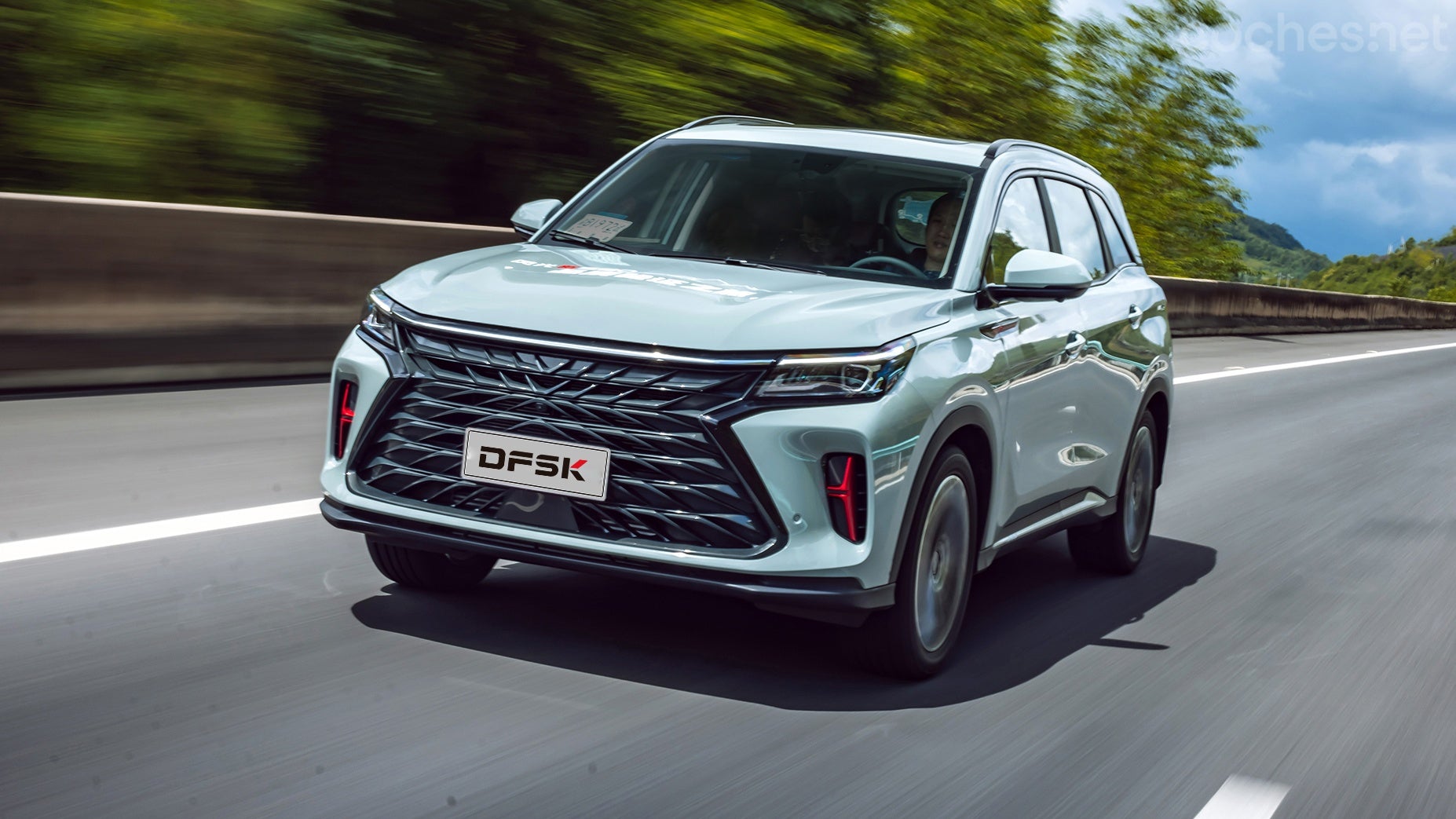 DFSK 600: Nuevo SUV barato de 7 plazas | Noticias coches.net