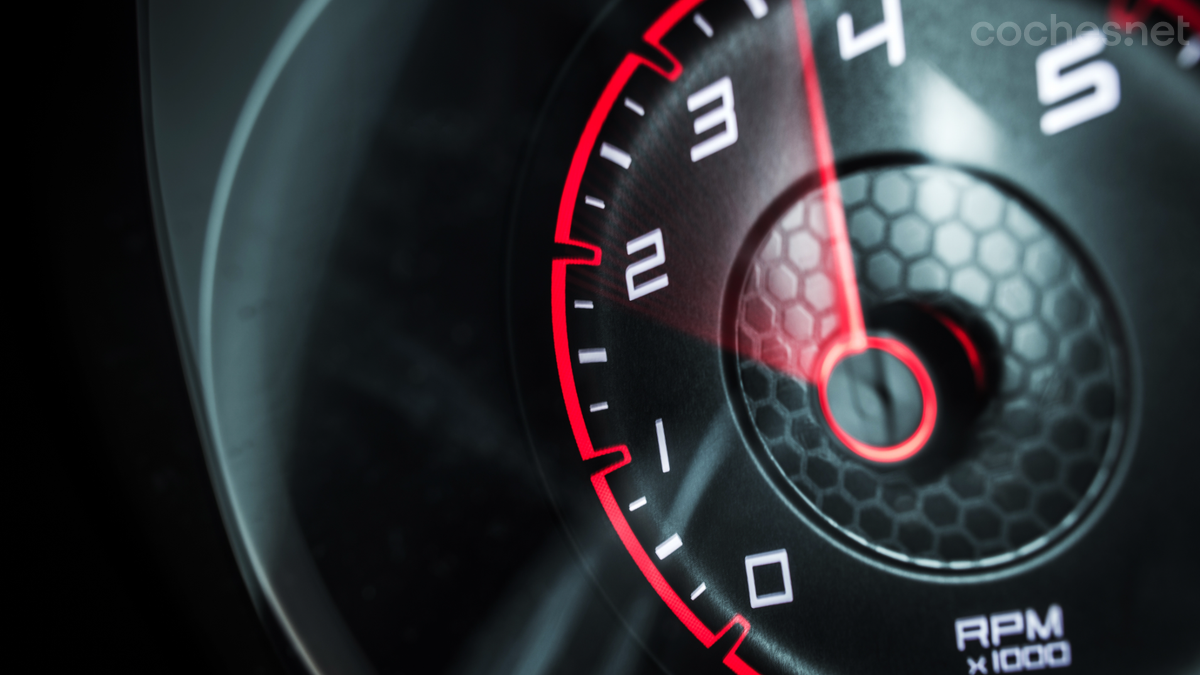 ¿Es malo conducir a bajas revoluciones? | Noticias coches.net