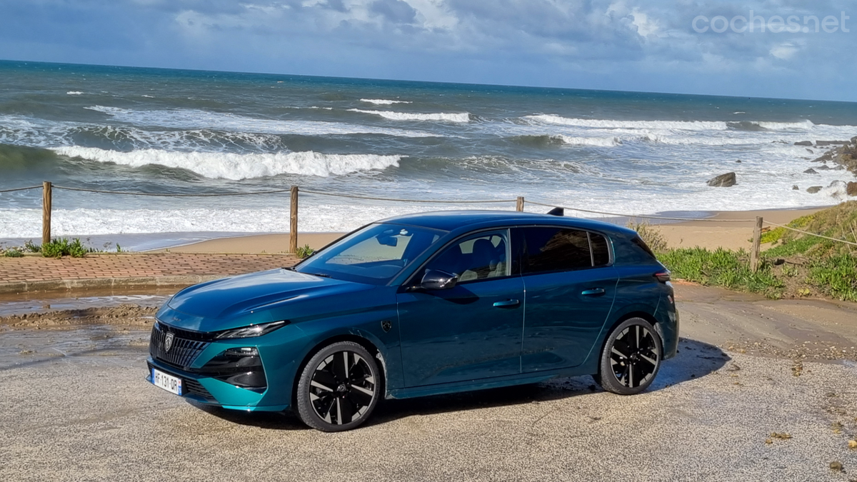 Presentación dinámica del Peugeot 308 5p y SW 2026 | Noticias coches.net