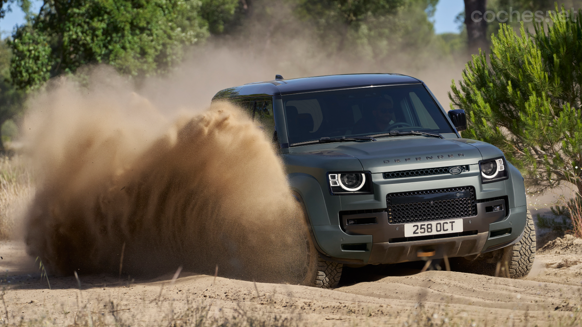 Land Rover Defender OCTA: El Defender más extremo | Noticias coches.net