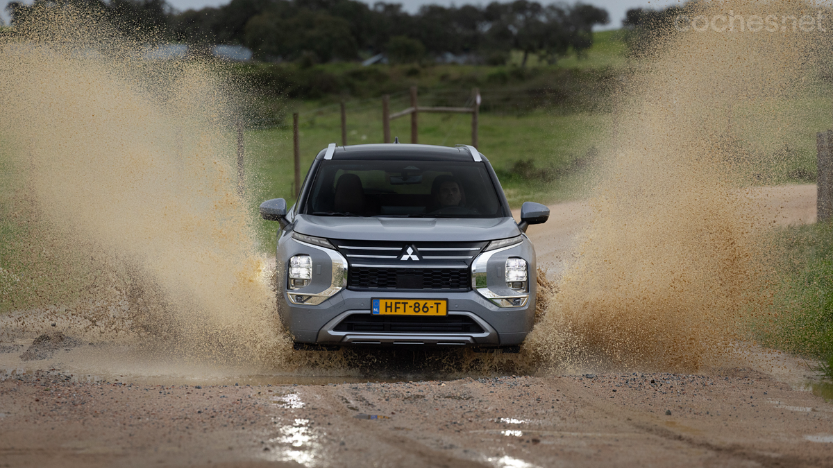 Mitsubishi Outlander PHEV 2025 | Noticias coches.net